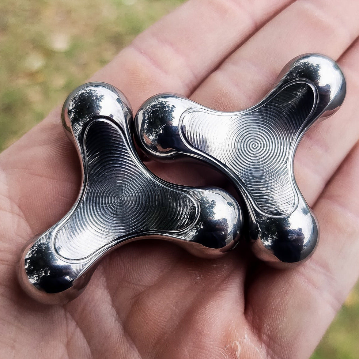 Atom™ - Titanium Fidget – Magnus Store