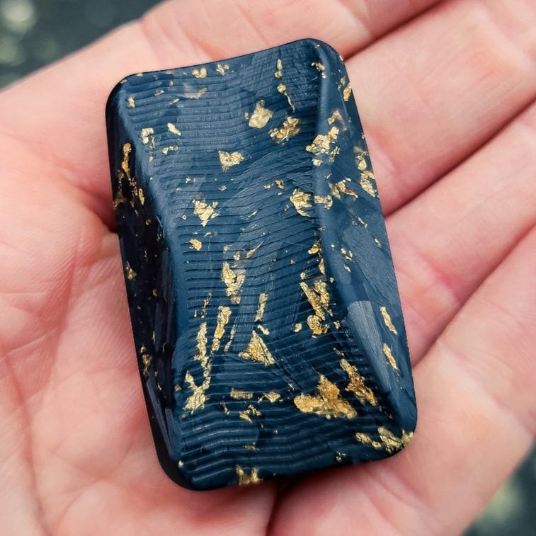 Sweep™ 3-Click - Carbon Fiber Flaked Gold Resin Slider – Magnus Store